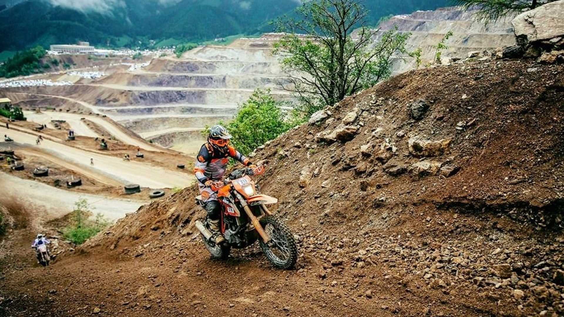FuelUniverse >> Una KTM Super Duke de enduro para el Erzbergrodeo